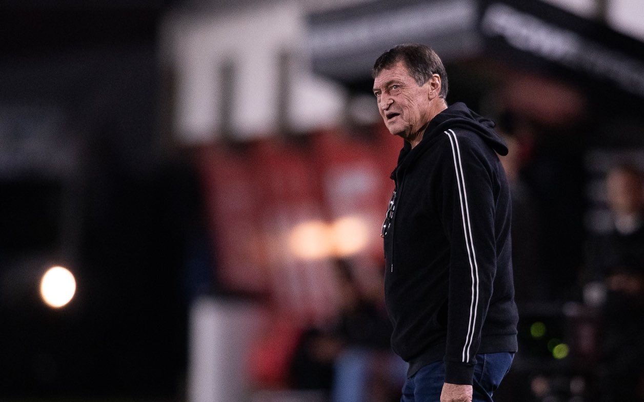 Julio César Falcioni es el nuevo técnico de Colón - Sol Play 91.5