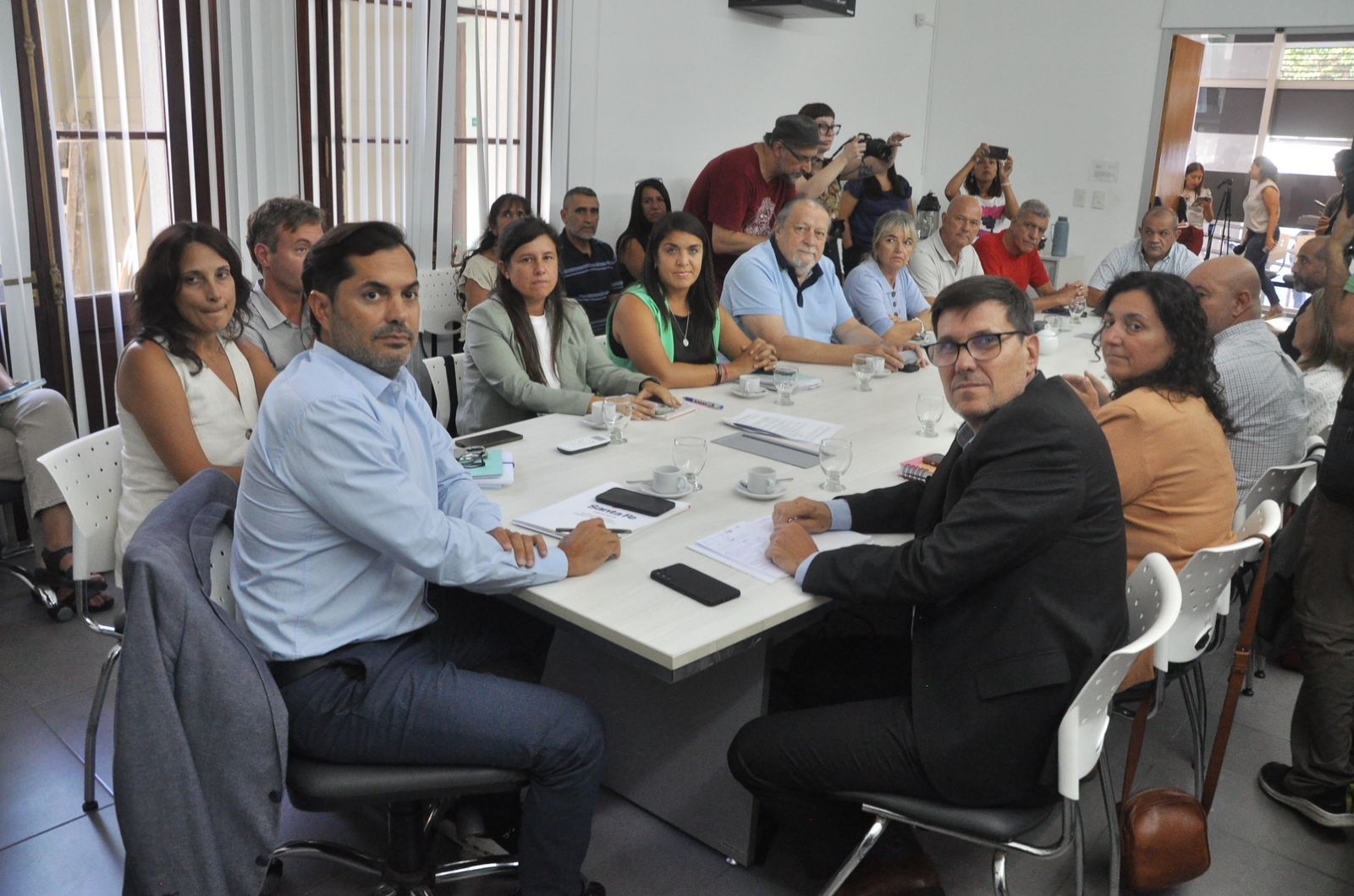Extensión horaria y aumento salarial: las claves de la primera ...