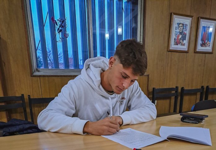 Genaro Rossi no seguirá en Colón: el delantero retornará a Newells Old ...