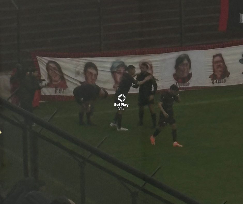 Colón fue letal en las pelotas paradas y se va al descanso ganando 2-0 ...